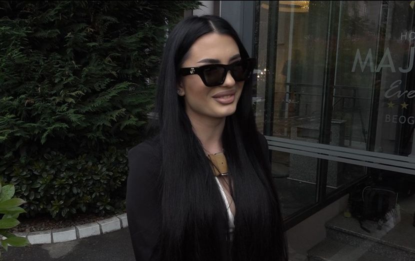 Ona je najmlađa kraljica bakšiša - Zorana za dve pesme zaradila 10.000 ...