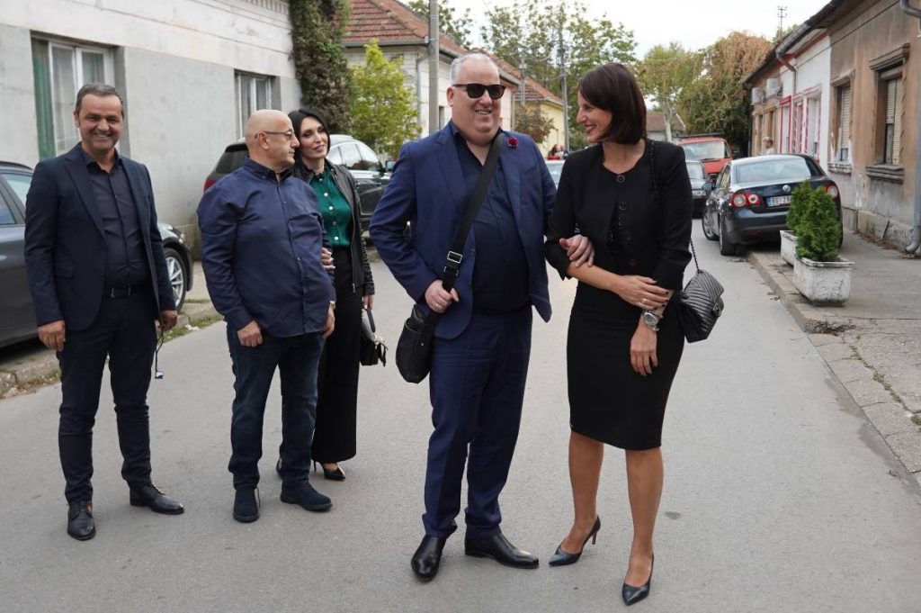 Supruga Dejana Matića nije došla sa njim na proslavu Tarinog punoletstva: Jelenu znamo iz ...